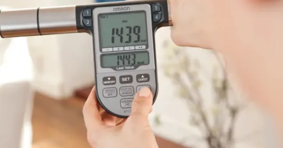 Test OMRON BF511 : Une balance impédancemètre familiale accessible et ...